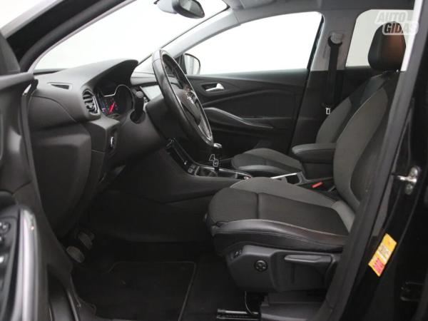 Black Opel Grandland X 2021 in Vilnius, with an engine capacity of 1.20 L and mileage of 169 thousand km for 12099 €, photo 4 on AUTOMOTO.COM.LV