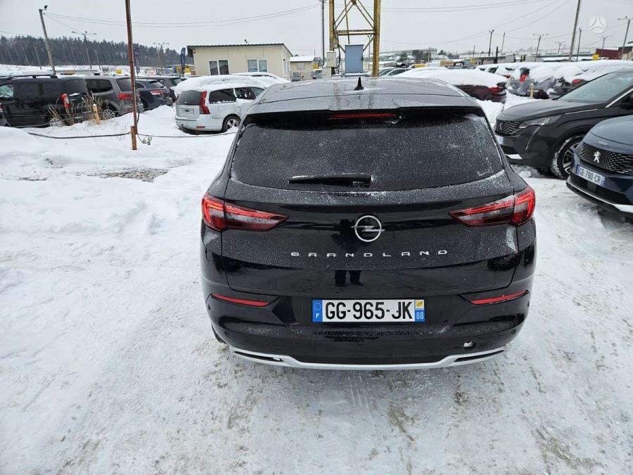 Black Opel Grandland X 2022 in Vilnius, with an engine capacity of 1.50 L and mileage of 184 thousand km for 15488 €, photo 6 on AUTOMOTO.COM.LV