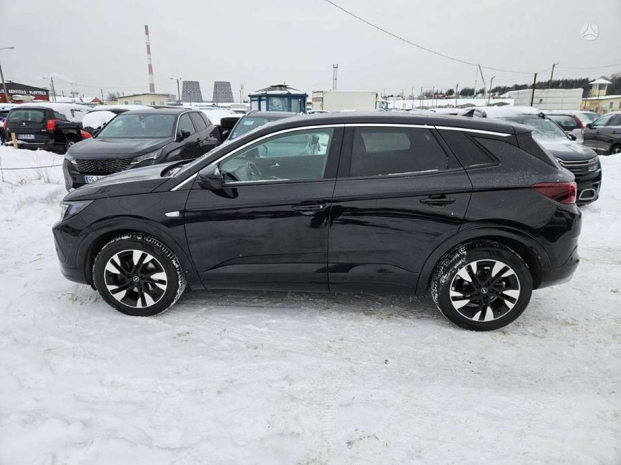 Black Opel Grandland X 2022 in Vilnius, with an engine capacity of 1.50 L and mileage of 184 thousand km for 15488 €, photo 8 on AUTOMOTO.COM.LV
