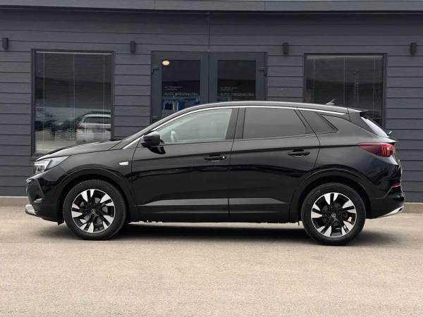 Black Opel Grandland X 2022 in Jelgava, with an engine capacity of 1.50 L and mileage of 120 thousand km for 17000 €, photo 5 on AUTOMOTO.COM.LV