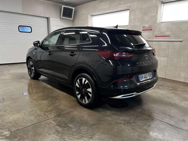 Black Opel Grandland X 2022 in Marijampole, with an engine capacity of 1.50 L and mileage of 108 thousand km for 15718 €, photo 4 on AUTOMOTO.COM.LV