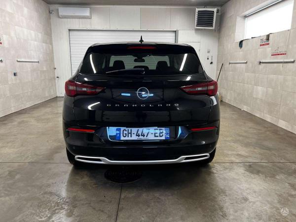 Black Opel Grandland X 2022 in Marijampole, with an engine capacity of 1.50 L and mileage of 108 thousand km for 15718 €, photo 5 on AUTOMOTO.COM.LV