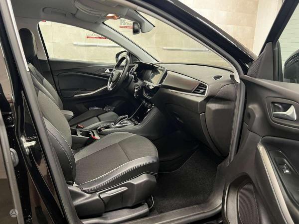 Black Opel Grandland X 2022 in Marijampole, with an engine capacity of 1.50 L and mileage of 108 thousand km for 15718 €, photo 9 on AUTOMOTO.COM.LV