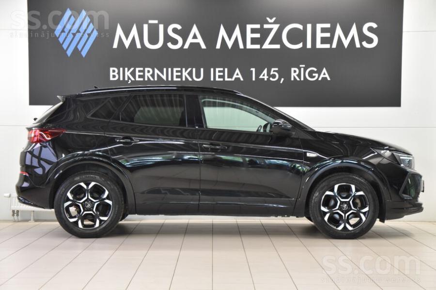 Melns Opel Grandland X 2022 Rīga, ar dzinēja tilpumu 1.20 L un nobraukumu 72 tūkst. km par 17990 €, foto 5 vietnē AUTOMOTO.COM.LV