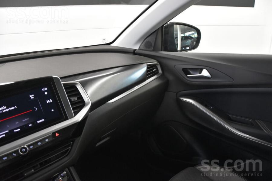 Melns Opel Grandland X 2022 Rīga, ar dzinēja tilpumu 1.20 L un nobraukumu 72 tūkst. km par 17990 €, foto 14 vietnē AUTOMOTO.COM.LV