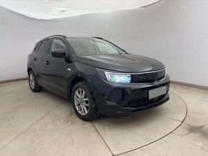 Black Opel Grandland X 2022 in Vilnius, with an engine capacity of 1.20 L and mileage of 103 thousand km for 15720 €, photo 5 on AUTOMOTO.COM.LV