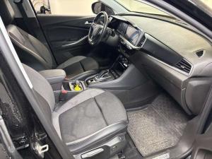 Black Opel Grandland X 2022 in Vilnius, with an engine capacity of 1.20 L and mileage of 103 thousand km for 15720 €, photo 8 on AUTOMOTO.COM.LV