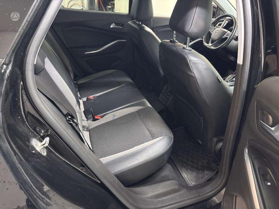 Black Opel Grandland X 2022 in Vilnius, with an engine capacity of 1.20 L and mileage of 103 thousand km for 15720 €, photo 13 on AUTOMOTO.COM.LV