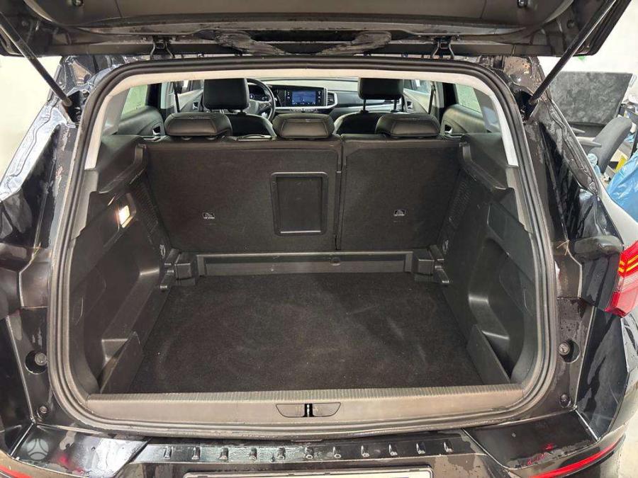 Black Opel Grandland X 2022 in Vilnius, with an engine capacity of 1.20 L and mileage of 103 thousand km for 15720 €, photo 14 on AUTOMOTO.COM.LV