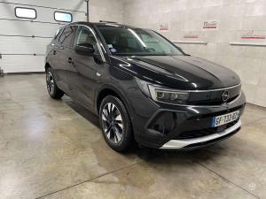 Black Opel Grandland X 2022 in Marijampole, with an engine capacity of 1.20 L and mileage of 138 thousand km for 15246 €, photo 4 on AUTOMOTO.COM.LV