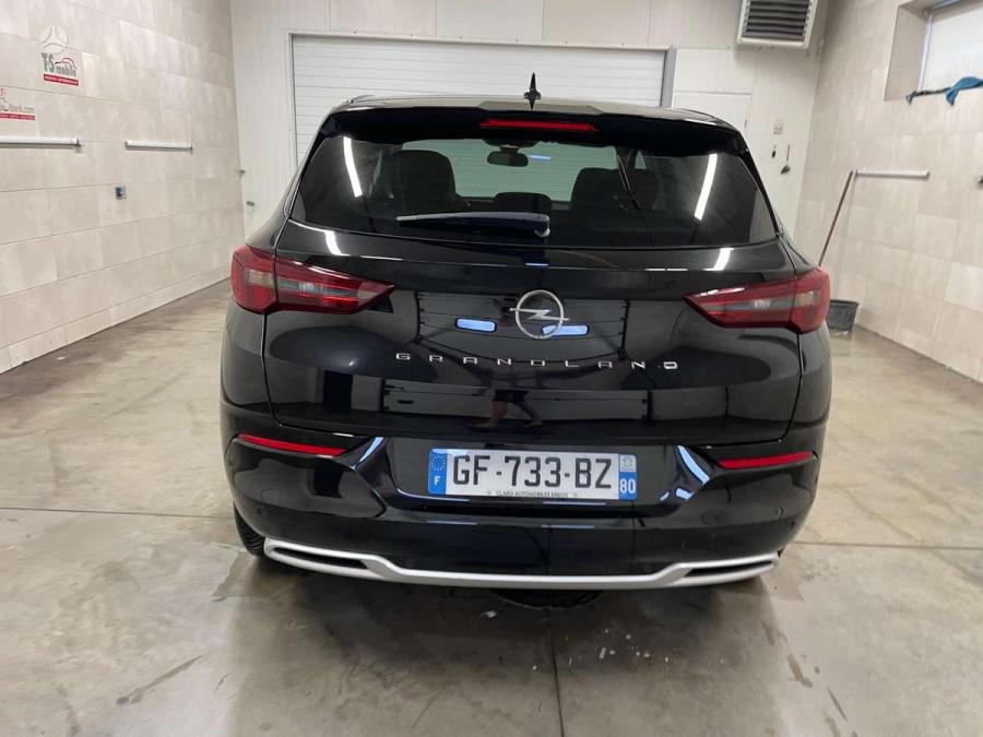 Black Opel Grandland X 2022 in Marijampole, with an engine capacity of 1.20 L and mileage of 138 thousand km for 15246 €, photo 6 on AUTOMOTO.COM.LV