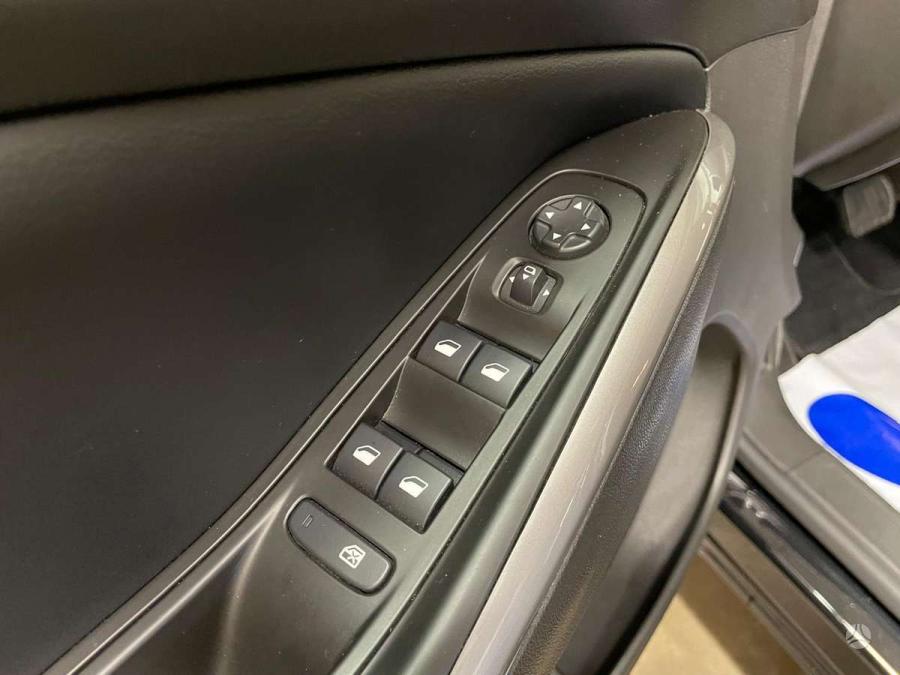 Black Opel Grandland X 2022 in Marijampole, with an engine capacity of 1.20 L and mileage of 138 thousand km for 15246 €, photo 9 on AUTOMOTO.COM.LV