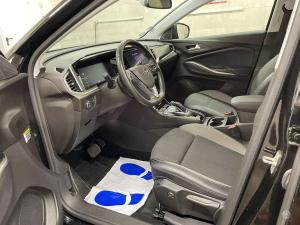 Black Opel Grandland X 2022 in Marijampole, with an engine capacity of 1.20 L and mileage of 138 thousand km for 15246 €, photo 11 on AUTOMOTO.COM.LV