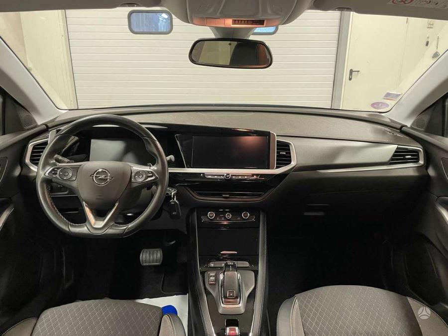 Black Opel Grandland X 2022 in Marijampole, with an engine capacity of 1.20 L and mileage of 138 thousand km for 15246 €, photo 12 on AUTOMOTO.COM.LV