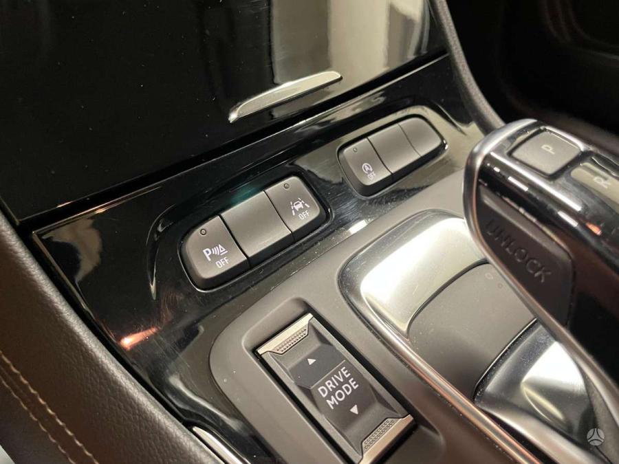 Black Opel Grandland X 2022 in Marijampole, with an engine capacity of 1.20 L and mileage of 138 thousand km for 15246 €, photo 16 on AUTOMOTO.COM.LV