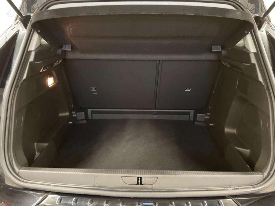 Black Opel Grandland X 2022 in Marijampole, with an engine capacity of 1.20 L and mileage of 138 thousand km for 15246 €, photo 19 on AUTOMOTO.COM.LV