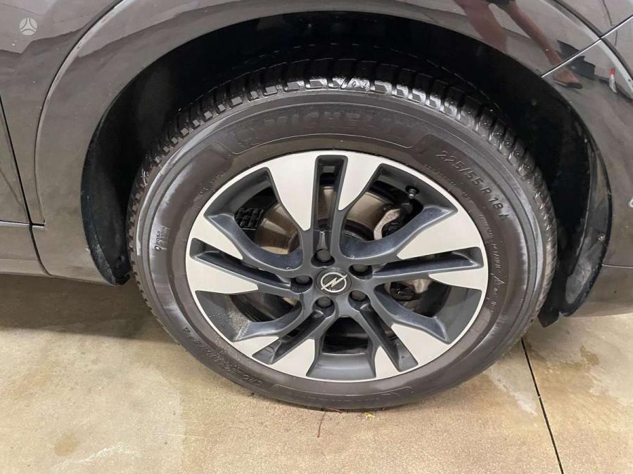 Black Opel Grandland X 2022 in Marijampole, with an engine capacity of 1.20 L and mileage of 138 thousand km for 15246 €, photo 20 on AUTOMOTO.COM.LV