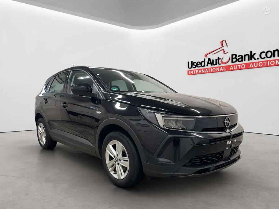 Black Opel Grandland X 2023 in Marijampole, with an engine capacity of 1.50 L and mileage of 100 thousand km for 16154 €, photo 3 on AUTOMOTO.COM.LV