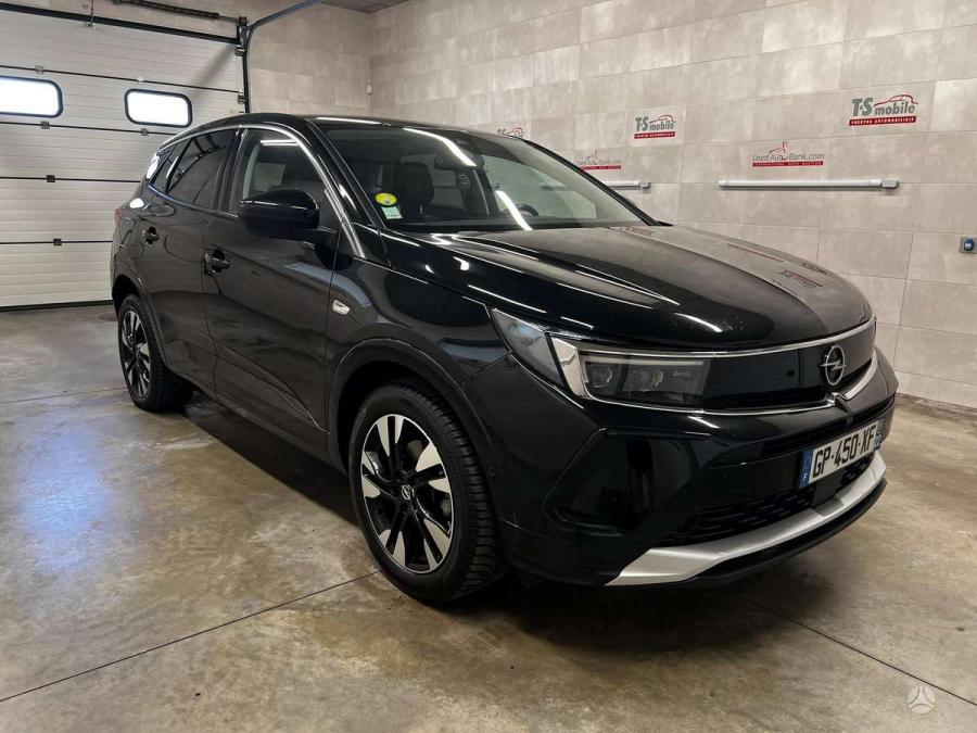 Black Opel Grandland X 2023 in Marijampole, with an engine capacity of 1.50 L and mileage of 172 thousand km for 15246 €, photo 4 on AUTOMOTO.COM.LV