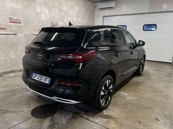 Black Opel Grandland X 2023 in Marijampole, with an engine capacity of 1.50 L and mileage of 172 thousand km for 15246 €, photo 4 on AUTOMOTO.COM.LV
