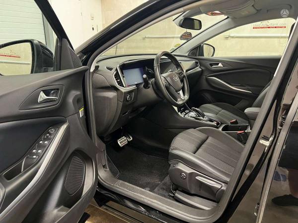 Black Opel Grandland X 2023 in Marijampole, with an engine capacity of 1.50 L and mileage of 172 thousand km for 15246 €, photo 7 on AUTOMOTO.COM.LV