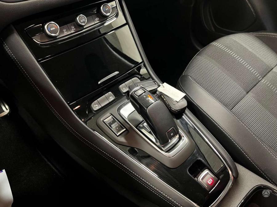 Black Opel Grandland X 2023 in Marijampole, with an engine capacity of 1.50 L and mileage of 172 thousand km for 15246 €, photo 10 on AUTOMOTO.COM.LV
