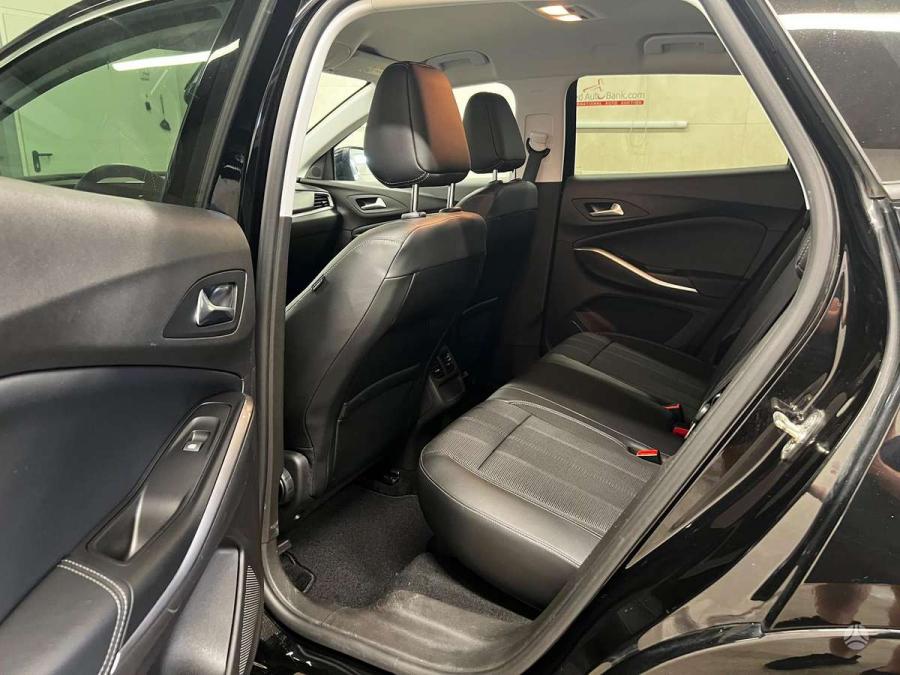 Black Opel Grandland X 2023 in Marijampole, with an engine capacity of 1.50 L and mileage of 172 thousand km for 15246 €, photo 13 on AUTOMOTO.COM.LV