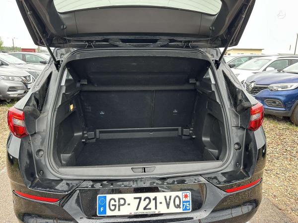 Black Opel Grandland X 2023 in Vilnius, with an engine capacity of 1.20 L and mileage of 121 thousand km for 14882 €, photo 9 on AUTOMOTO.COM.LV