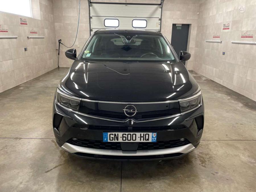 Black Opel Grandland X 2023 in Marijampole, with an engine capacity of 1.50 L and mileage of 167 thousand km for 15718 €, photo 3 on AUTOMOTO.COM.LV
