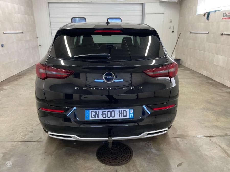 Black Opel Grandland X 2023 in Marijampole, with an engine capacity of 1.50 L and mileage of 167 thousand km for 15718 €, photo 6 on AUTOMOTO.COM.LV