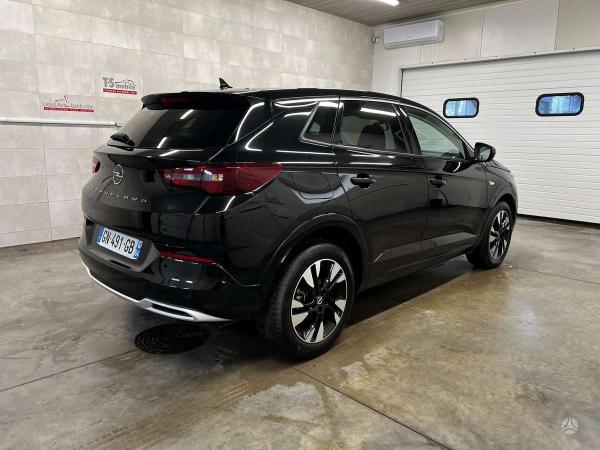 Black Opel Grandland X 2023 in Marijampole, with an engine capacity of 1.50 L and mileage of 144 thousand km for 15972 €, photo 4 on AUTOMOTO.COM.LV