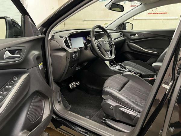 Black Opel Grandland X 2023 in Marijampole, with an engine capacity of 1.50 L and mileage of 144 thousand km for 15972 €, photo 7 on AUTOMOTO.COM.LV
