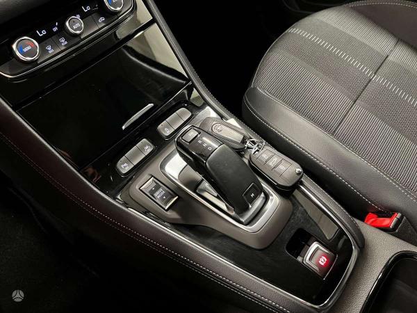 Black Opel Grandland X 2023 in Marijampole, with an engine capacity of 1.50 L and mileage of 144 thousand km for 15972 €, photo 8 on AUTOMOTO.COM.LV