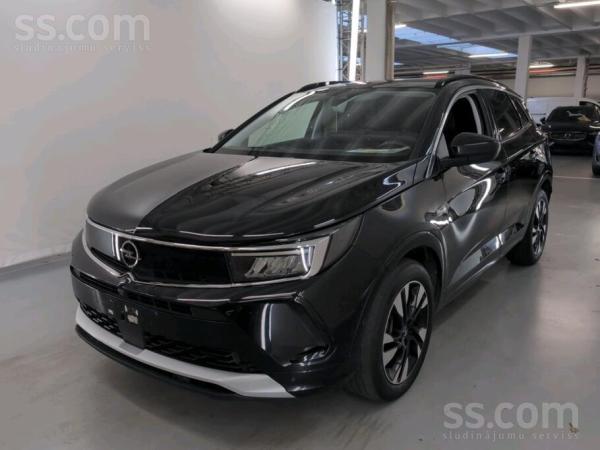 Черный Опель Grandland X 2023 в Рига, объемом двигателя 1.60 л и пробегом 139 тыс. км за 17890 €, фото 1 на AUTOMOTO.COM.LV
