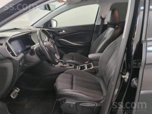 Melns Opel Grandland X 2023 Rīga, ar dzinēja tilpumu 1.60 L un nobraukumu 139 tūkst. km par 17890 €, foto 9 vietnē AUTOMOTO.COM.LV
