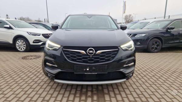 Black Opel Grandland X 2017 in Marijampole, with an engine capacity of 1.56 L and mileage of 128 thousand km for 11900 €, photo 2 on AUTOMOTO.COM.LV