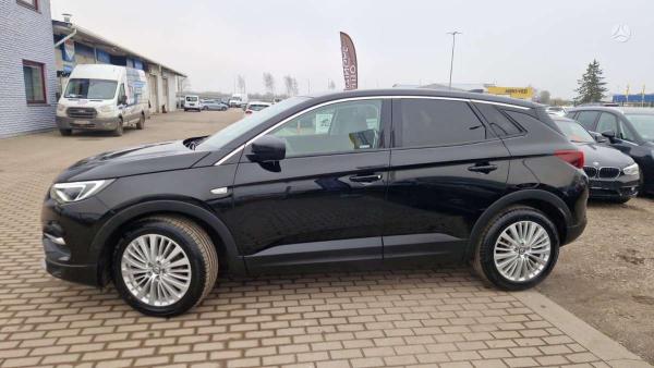 Black Opel Grandland X 2017 in Marijampole, with an engine capacity of 1.56 L and mileage of 128 thousand km for 11900 €, photo 3 on AUTOMOTO.COM.LV
