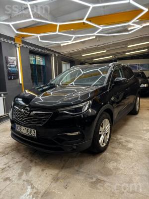 Black Opel Grandland X 2017 in Cesis, with an engine capacity of 1.60 L and mileage of 255 thousand km for 8000 €, photo  on AUTOMOTO.COM.LV