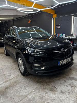 Black Opel Grandland X 2017 in Cesis, with an engine capacity of 1.60 L and mileage of 255 thousand km for 8000 €, photo 3 on AUTOMOTO.COM.LV