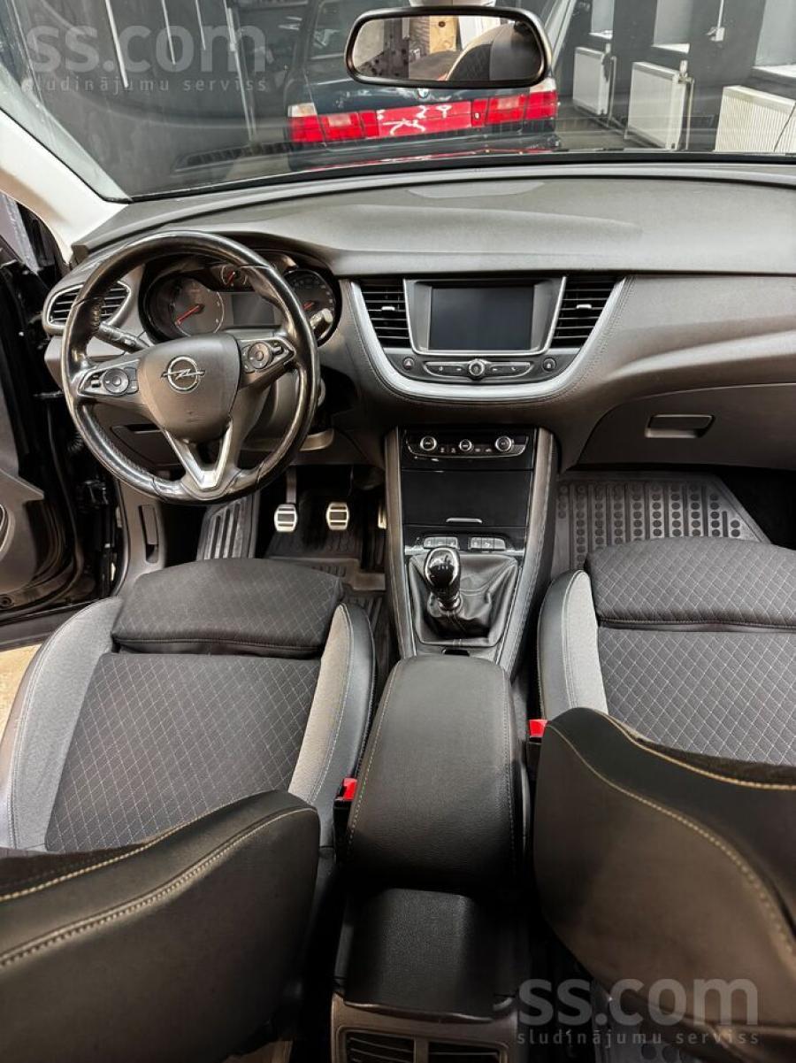 Black Opel Grandland X 2017 in Cesis, with an engine capacity of 1.60 L and mileage of 255 thousand km for 8000 €, photo 6 on AUTOMOTO.COM.LV