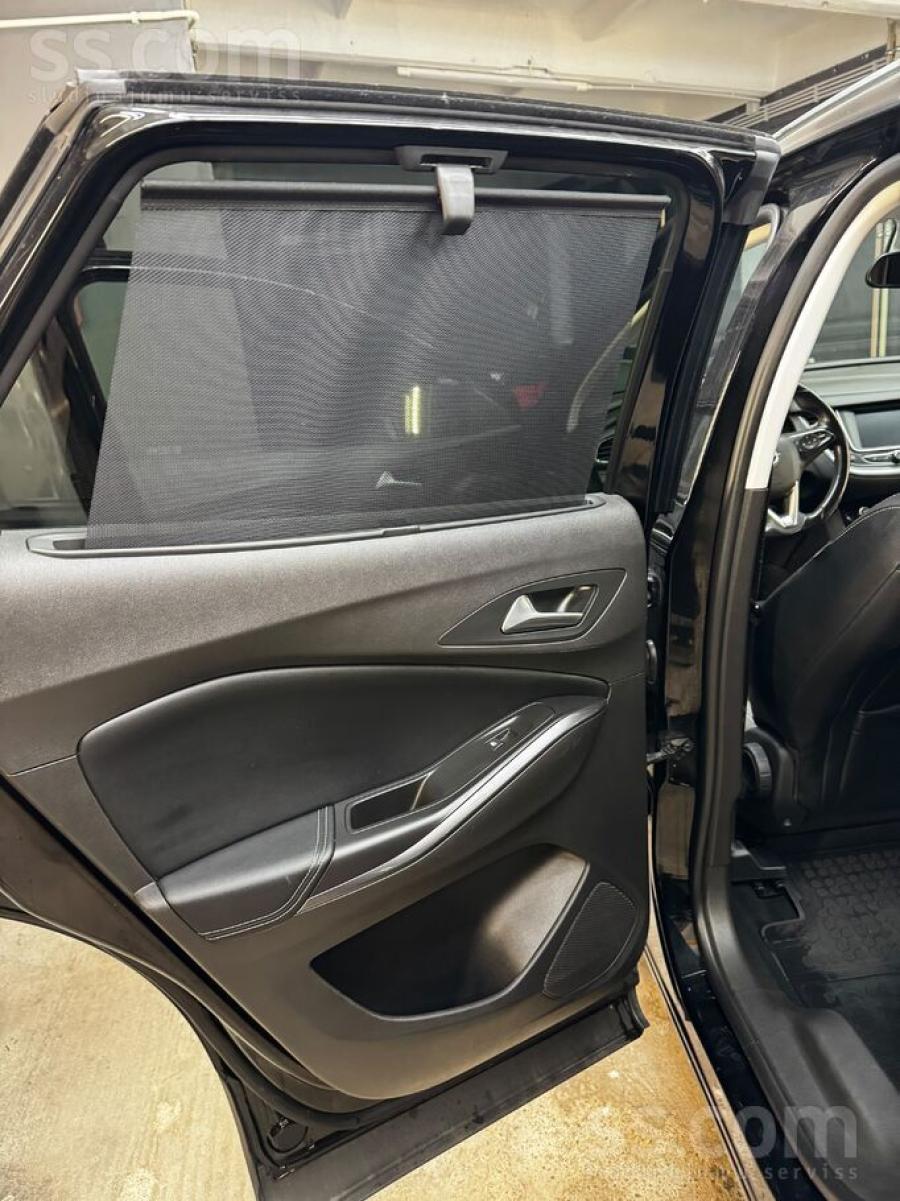 Black Opel Grandland X 2017 in Cesis, with an engine capacity of 1.60 L and mileage of 255 thousand km for 8000 €, photo 8 on AUTOMOTO.COM.LV