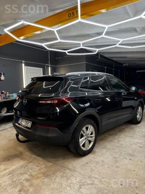 Black Opel Grandland X 2017 in Cesis, with an engine capacity of 1.60 L and mileage of 255 thousand km for 8000 €, photo 13 on AUTOMOTO.COM.LV