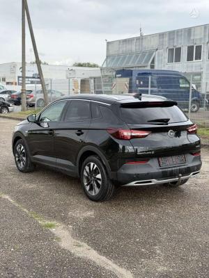 Black Opel Grandland X 2018 in Vilnius, with an engine capacity of 1.20 L and mileage of 174 thousand km for 7900 €, photo 7 on AUTOMOTO.COM.LV