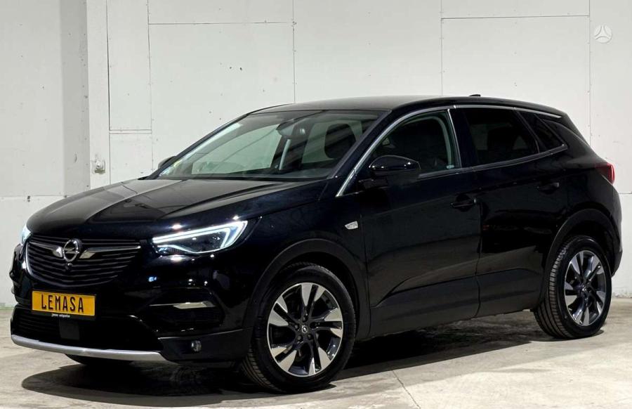 Black Opel Grandland X 2018 in Klaipeda, with an engine capacity of 1.56 L and mileage of 169 thousand km for 12999 €, photo 1 on AUTOMOTO.COM.LV