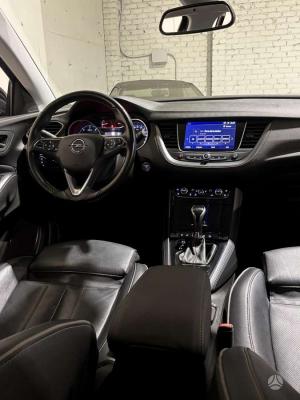 Black Opel Grandland X 2018 in Klaipeda, with an engine capacity of 1.56 L and mileage of 169 thousand km for 12999 €, photo 3 on AUTOMOTO.COM.LV