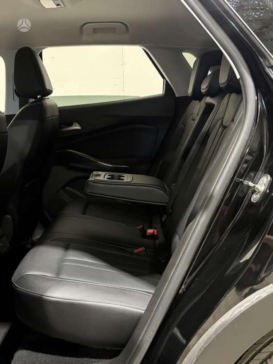 Black Opel Grandland X 2018 in Klaipeda, with an engine capacity of 1.56 L and mileage of 169 thousand km for 12999 €, photo 7 on AUTOMOTO.COM.LV