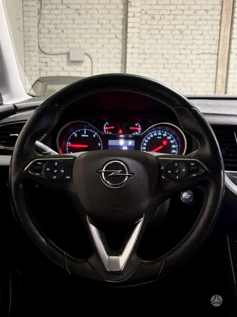 Black Opel Grandland X 2018 in Klaipeda, with an engine capacity of 1.56 L and mileage of 169 thousand km for 12999 €, photo 13 on AUTOMOTO.COM.LV