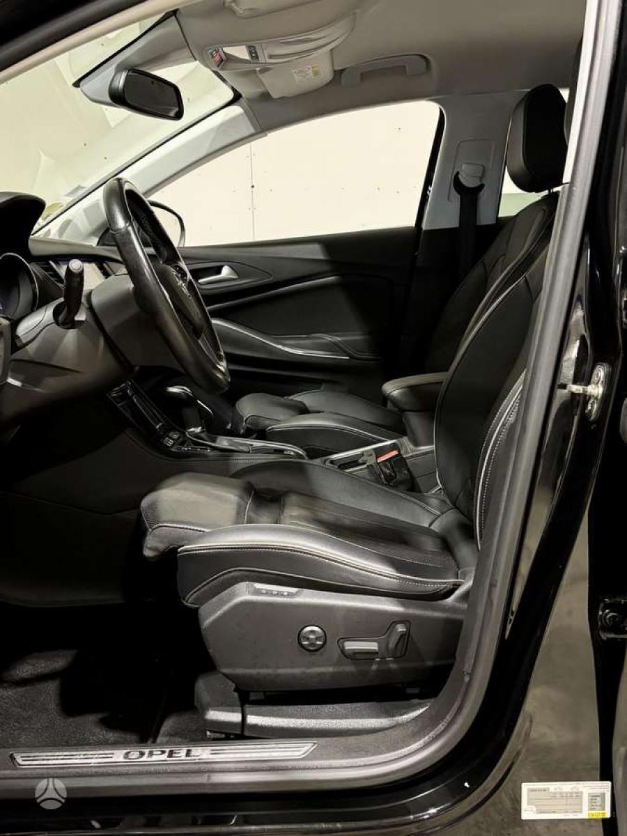 Black Opel Grandland X 2018 in Klaipeda, with an engine capacity of 1.56 L and mileage of 169 thousand km for 12999 €, photo 16 on AUTOMOTO.COM.LV