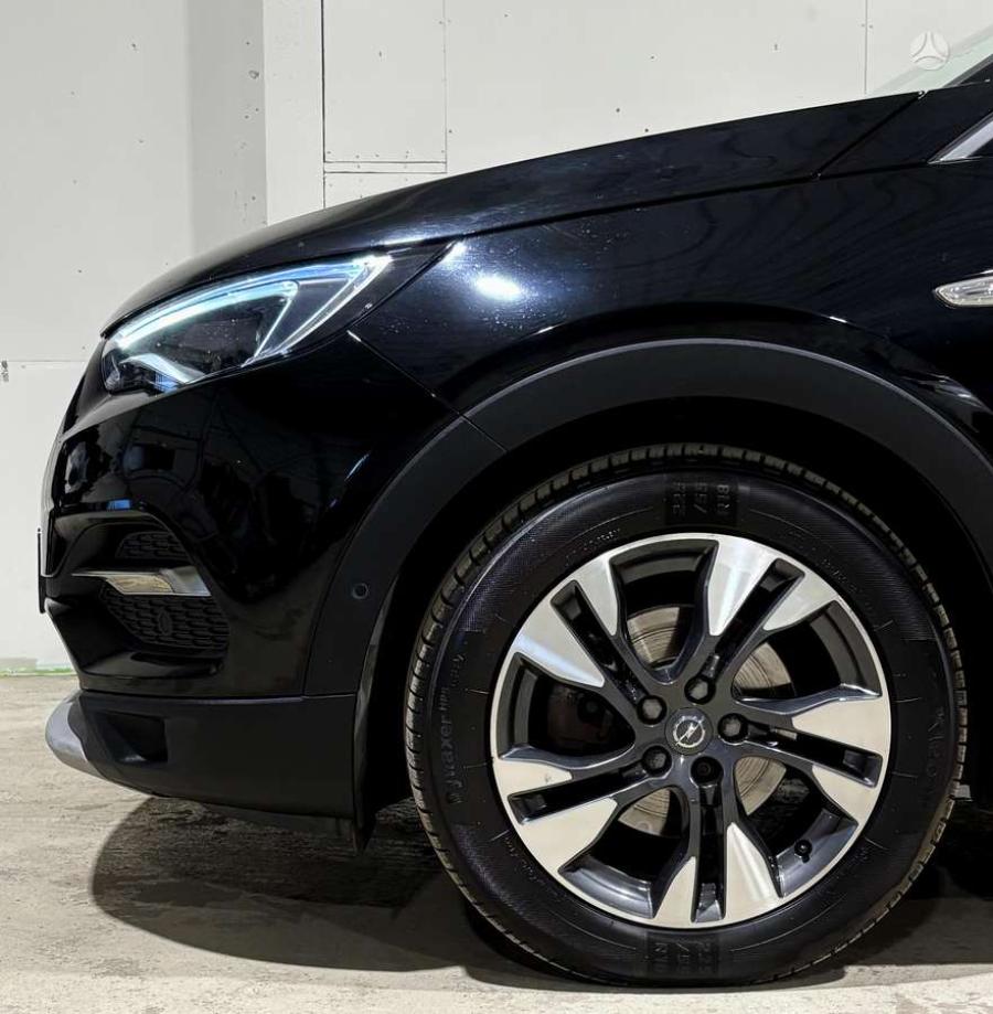 Black Opel Grandland X 2018 in Klaipeda, with an engine capacity of 1.56 L and mileage of 169 thousand km for 12999 €, photo 19 on AUTOMOTO.COM.LV