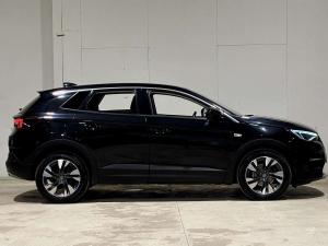 Black Opel Grandland X 2018 in Klaipeda, with an engine capacity of 1.56 L and mileage of 169 thousand km for 12999 €, photo 20 on AUTOMOTO.COM.LV